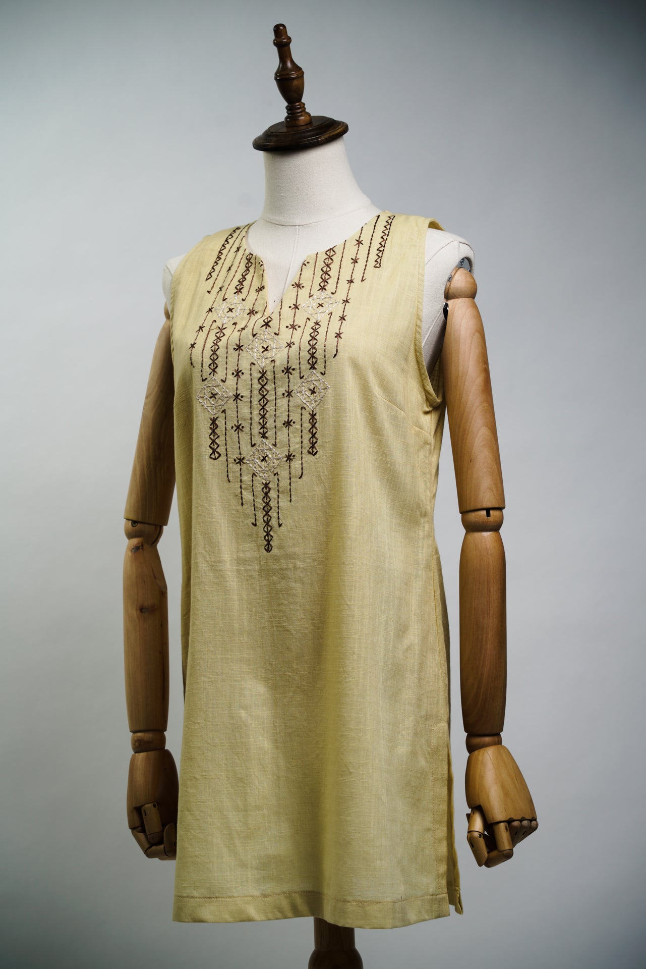 IRIS – EN Barong Filipino