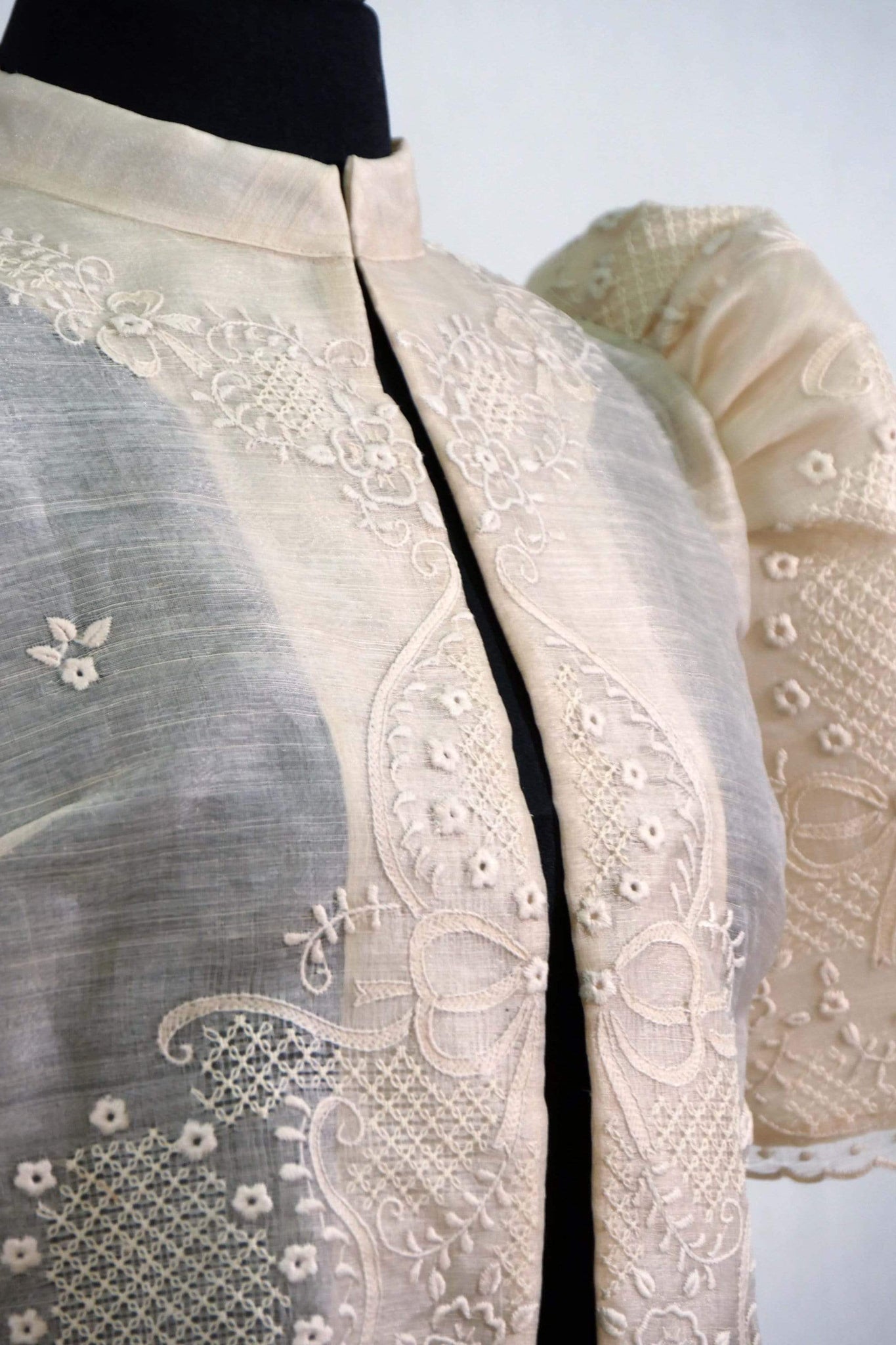 AURORA – EN Barong Filipino